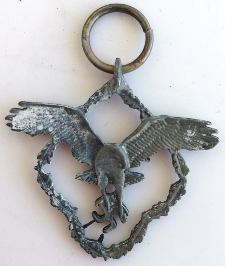 WW2 GERMAN NAZI LUFTWAFFE PENDANT WITH EAGLE & SWASTIKA