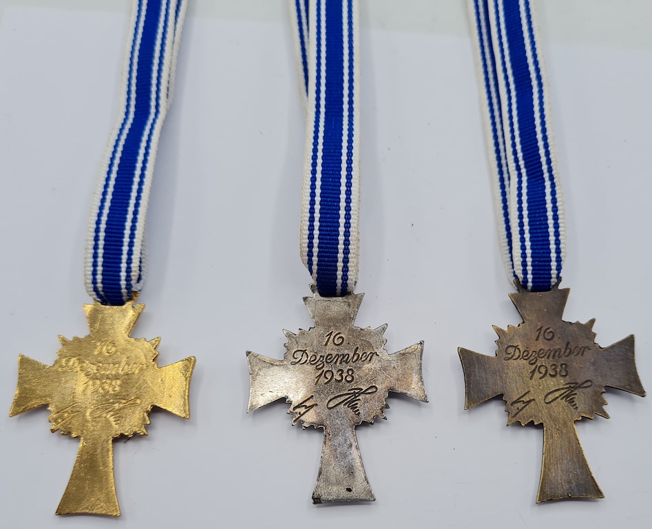 LOT 3 WW2 GERMAN MOTHER CROSS MEDAL AWARD BRONZE SILVER & GOLD Cross of ...