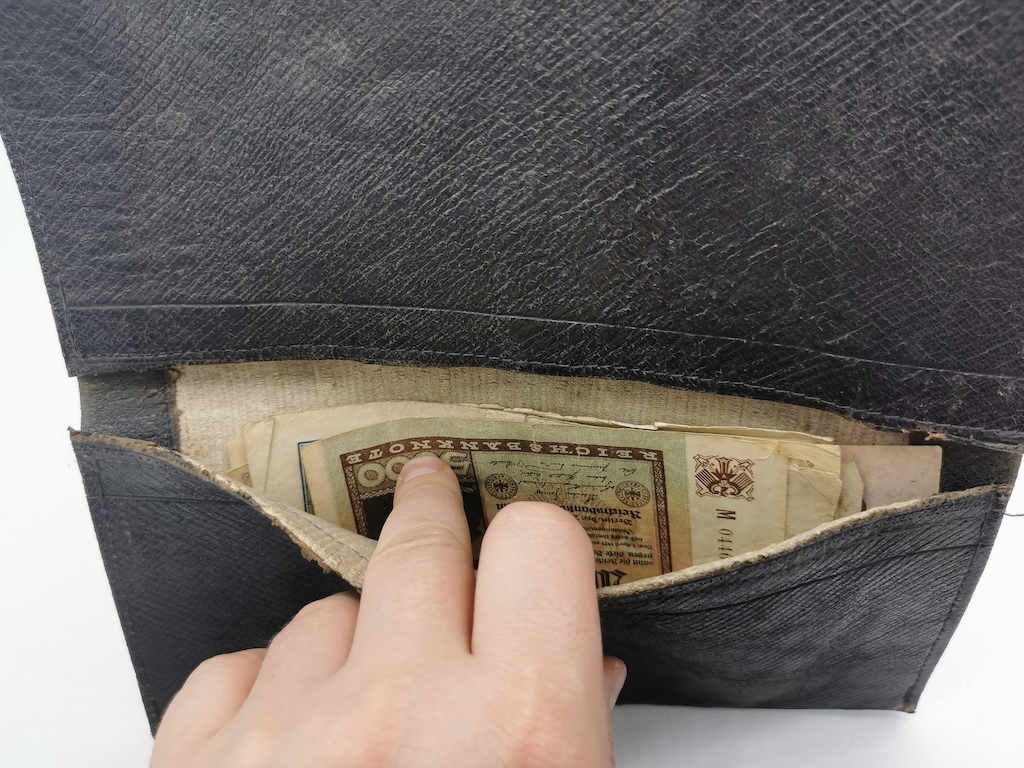 WW2 GERMAN NAZI RARE NSDAP LEADER'S WALLET WITH GERMANY MONEY - EAGLE STAMP