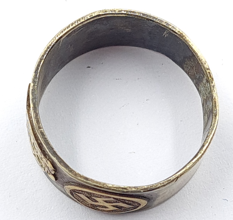 Waffen SS Totenkopf skull officer ring with swastika and SS runes stamped